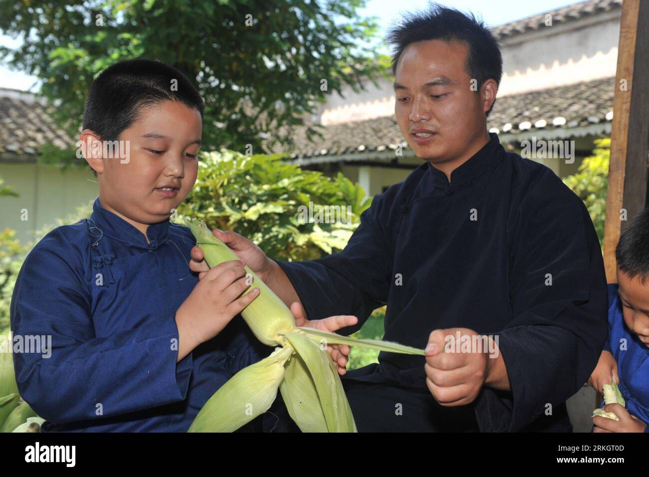 Learns 5 10 years hi-res stock photography and images - Alamy