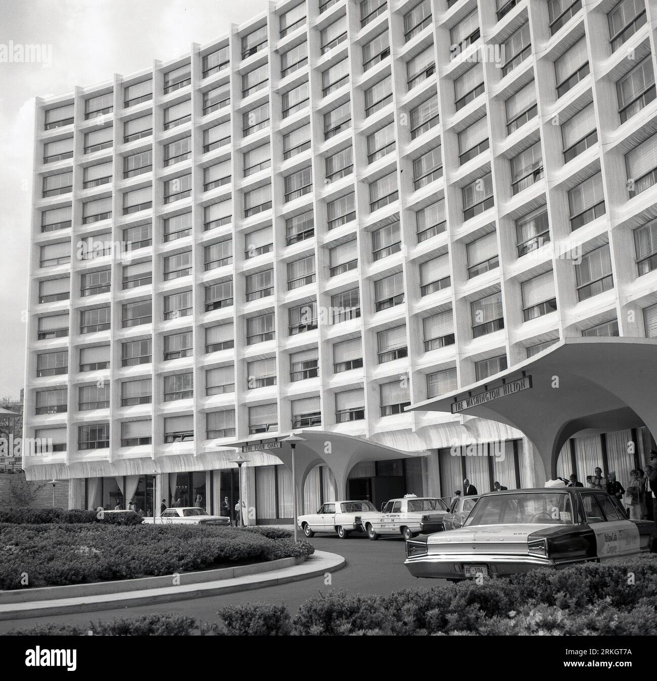 Washington hilton hotel exterior hi-res stock photography and images ...