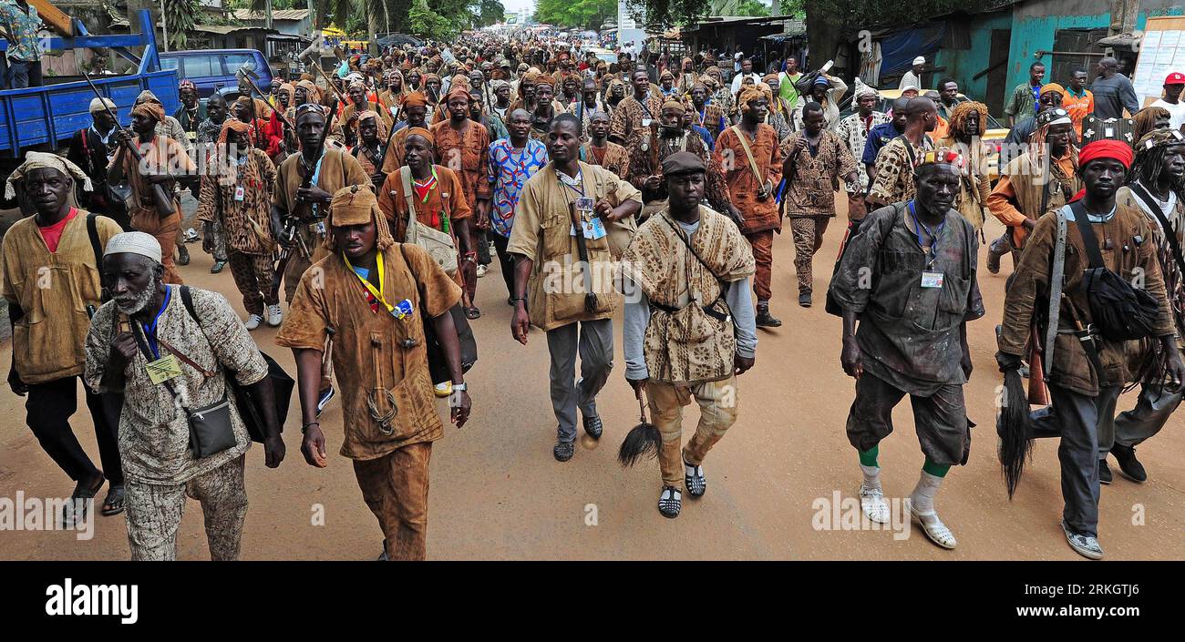 Dozo hunters hi-res stock photography and images - Alamy