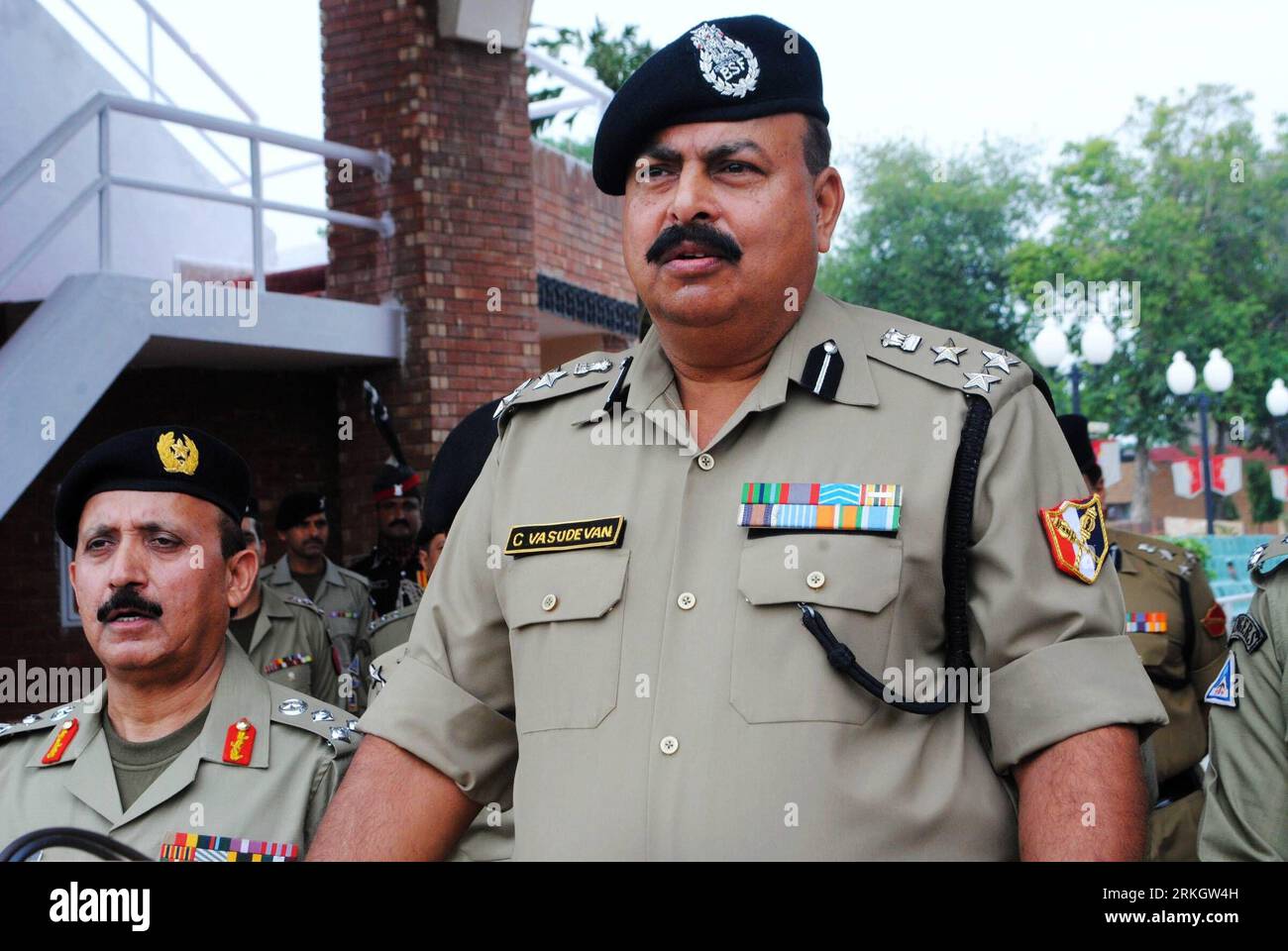 Pakistan rangers indian border security hi-res stock photography and ...