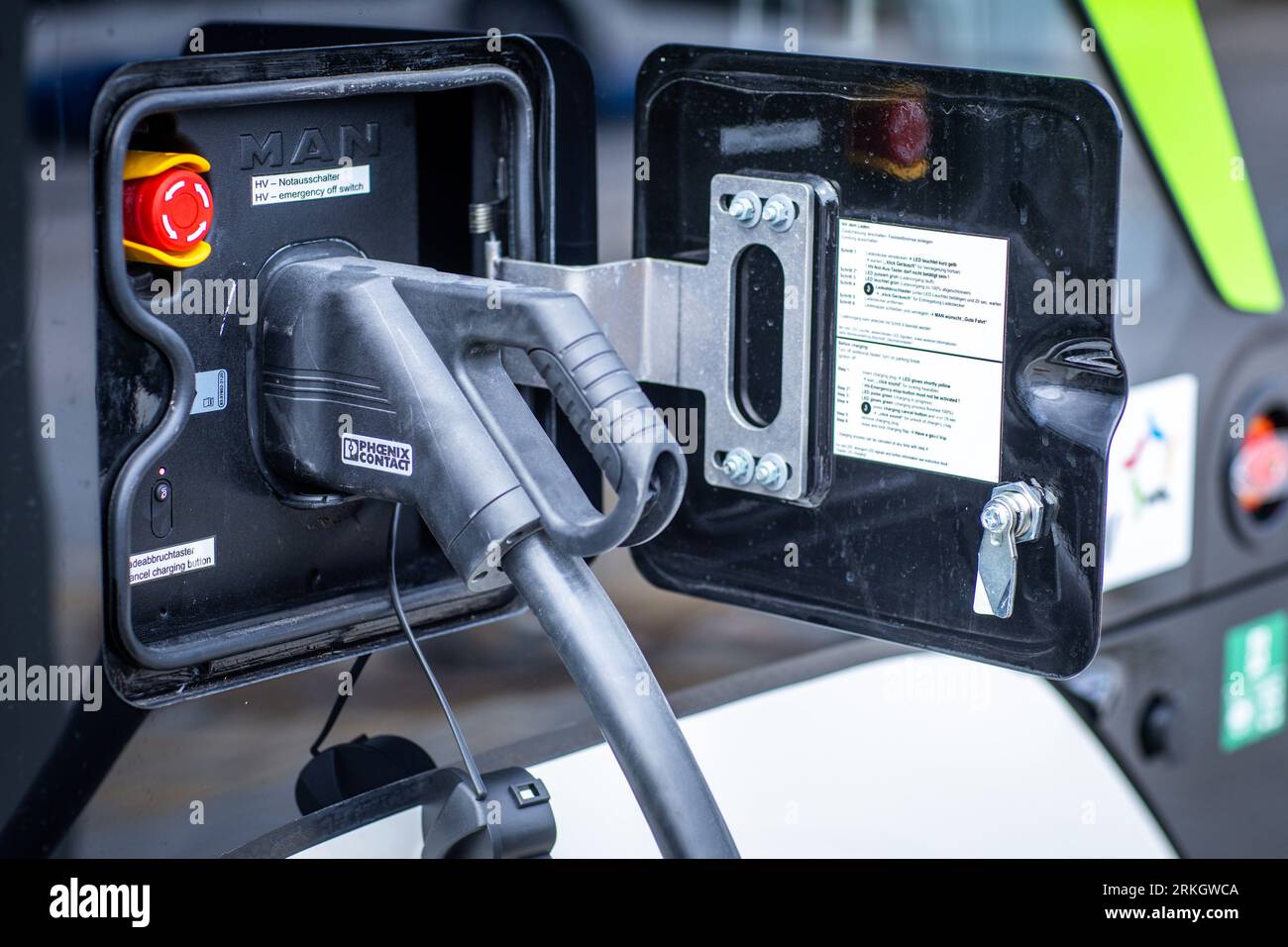 Can bus connector hi-res stock photography and images - Alamy