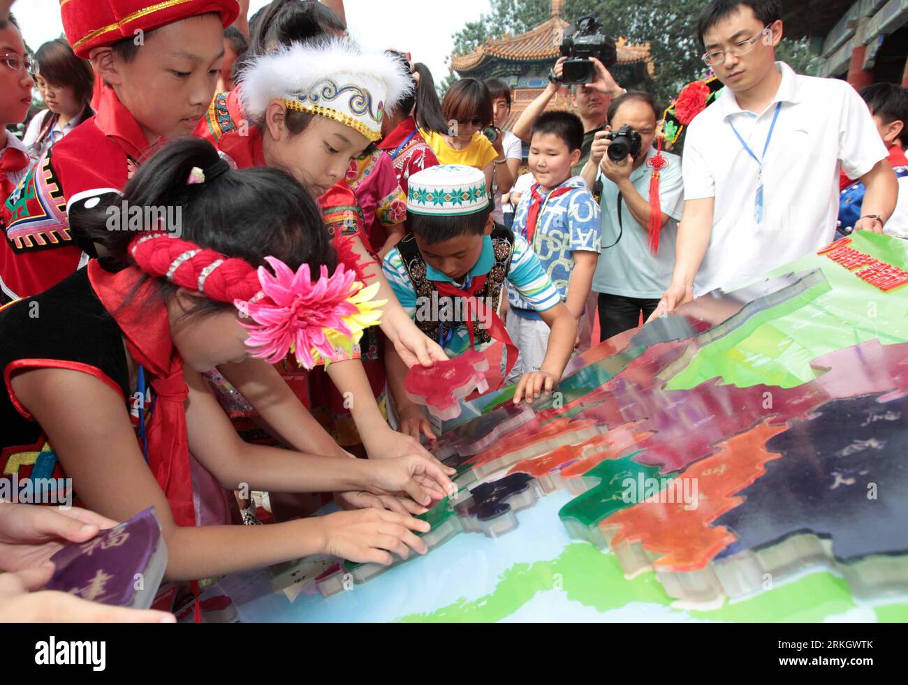 2011 map of china hi-res stock photography and images - Alamy