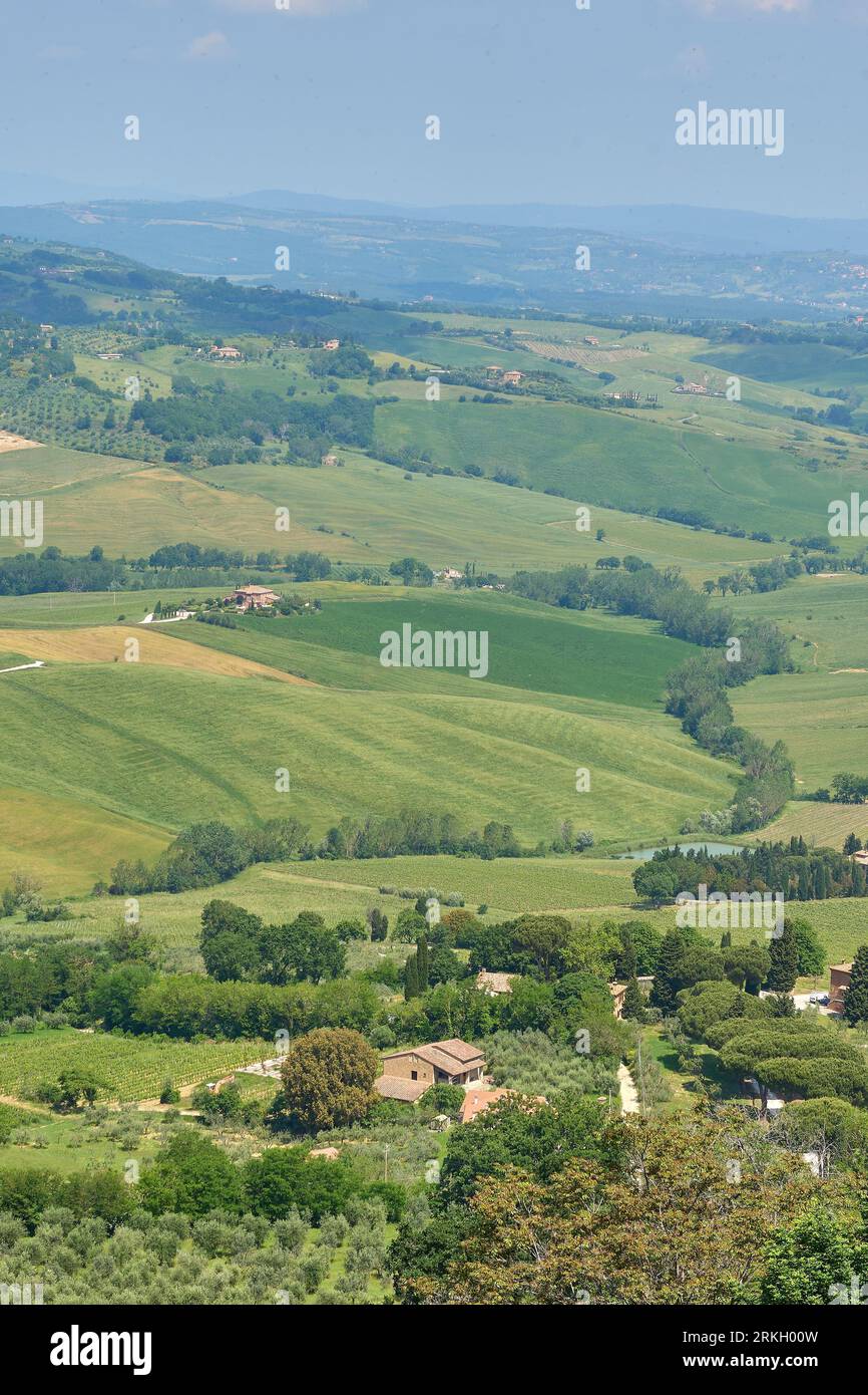 Featuring farm buildings hi-res stock photography and images - Alamy