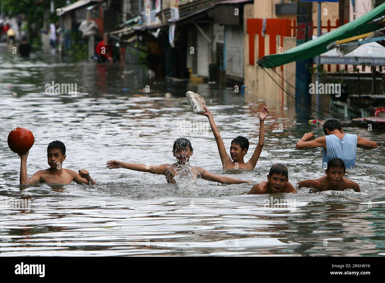 Floodwater manila hi-res stock photography and images - Alamy