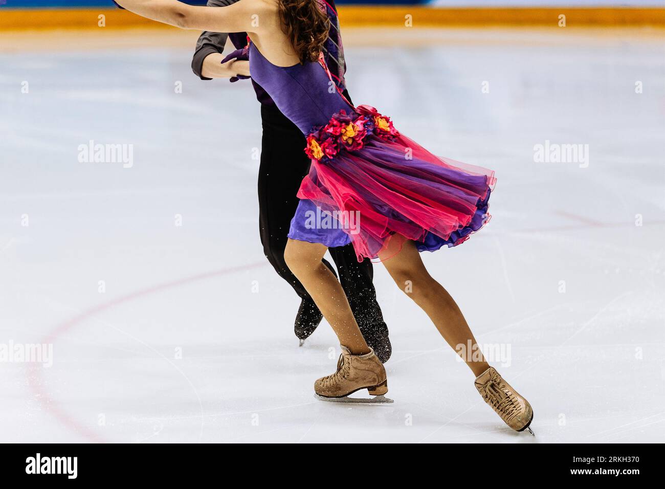 Figure skating hi-res stock photography and images - Alamy