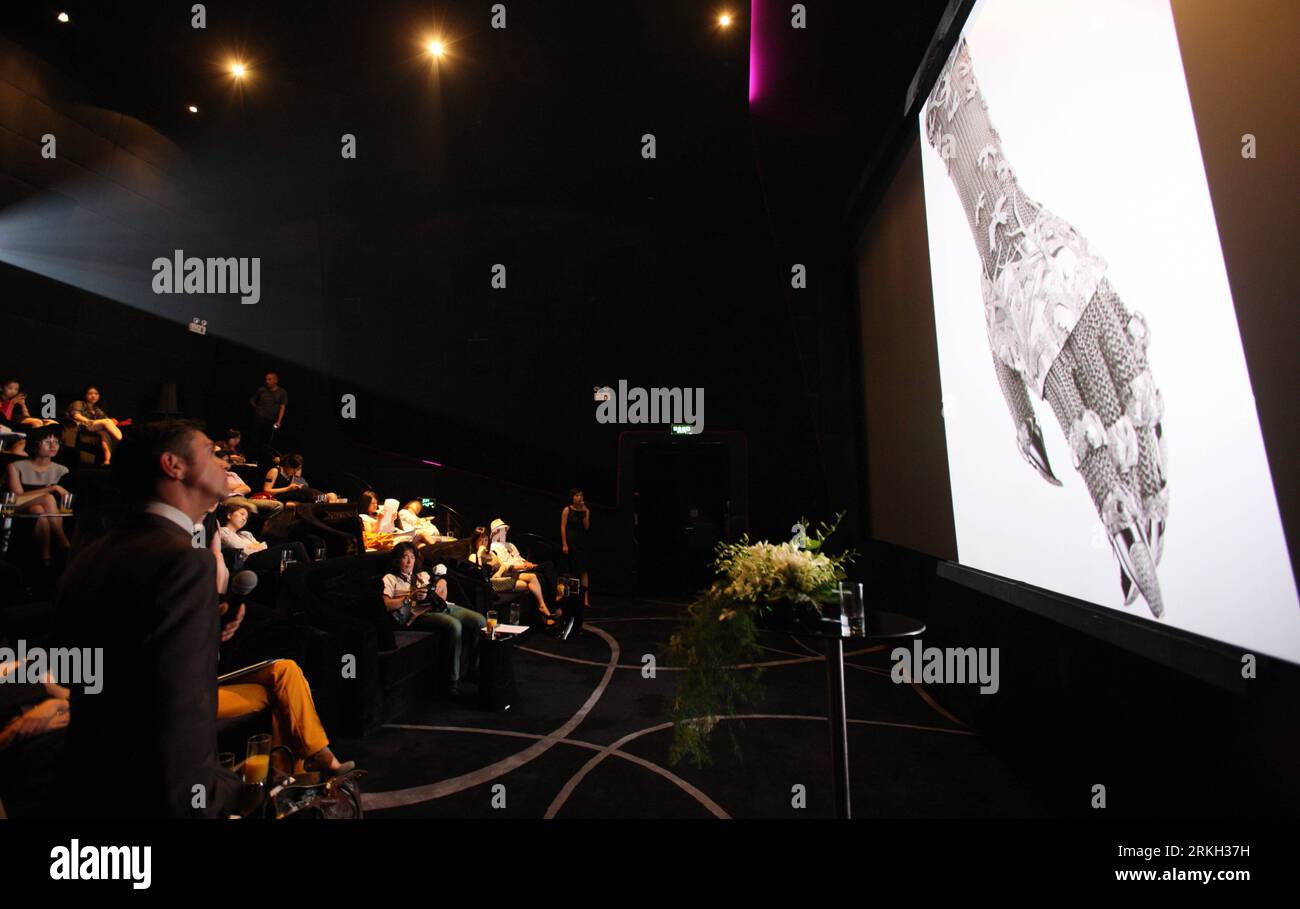 Shaun leane mcqueen hi-res stock photography and images - Alamy