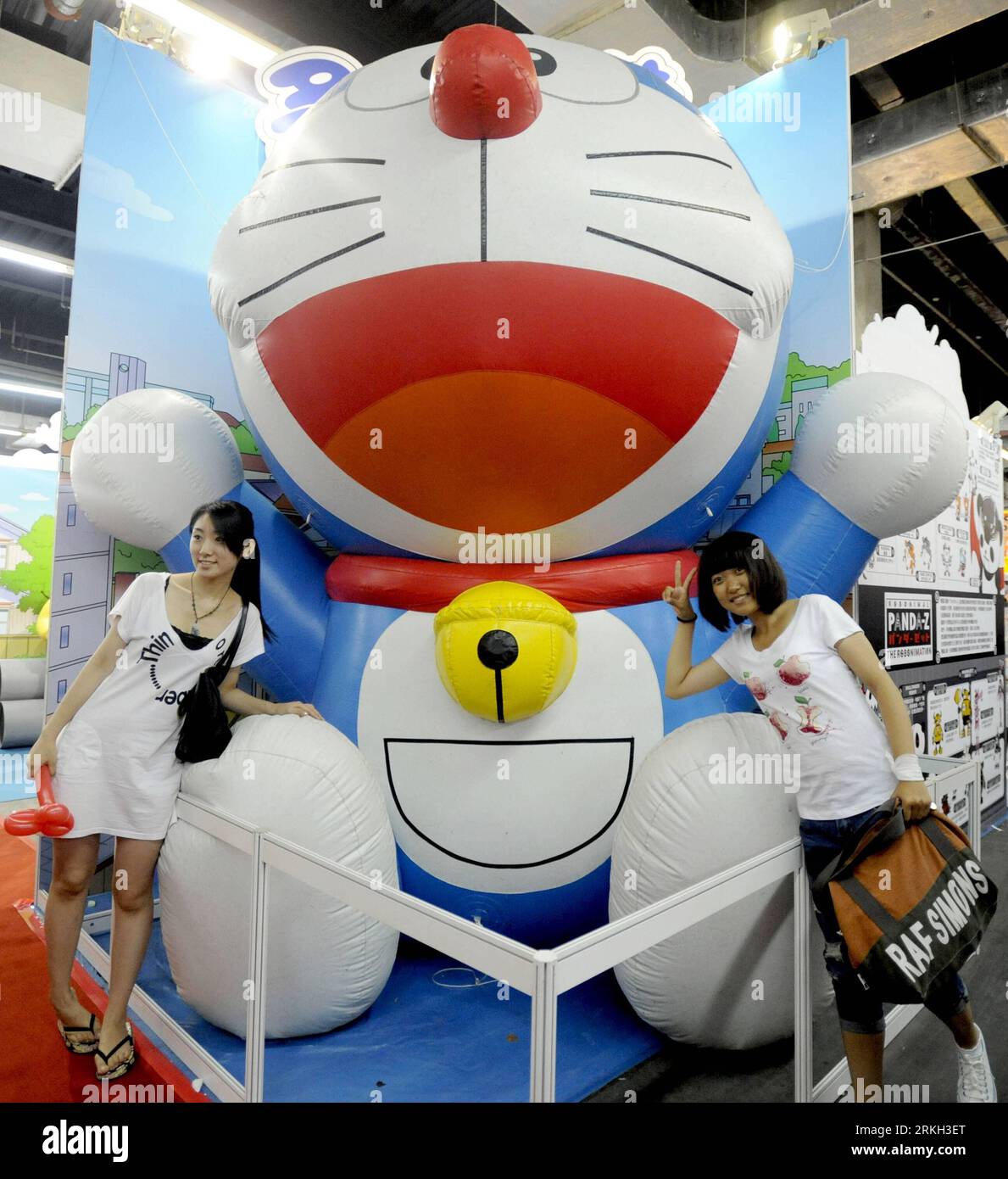 Doraemon comics hi-res stock photography and images - Alamy