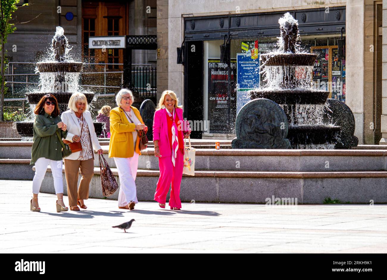 Trendy people in dundee city centre hi-res stock photography and images ...