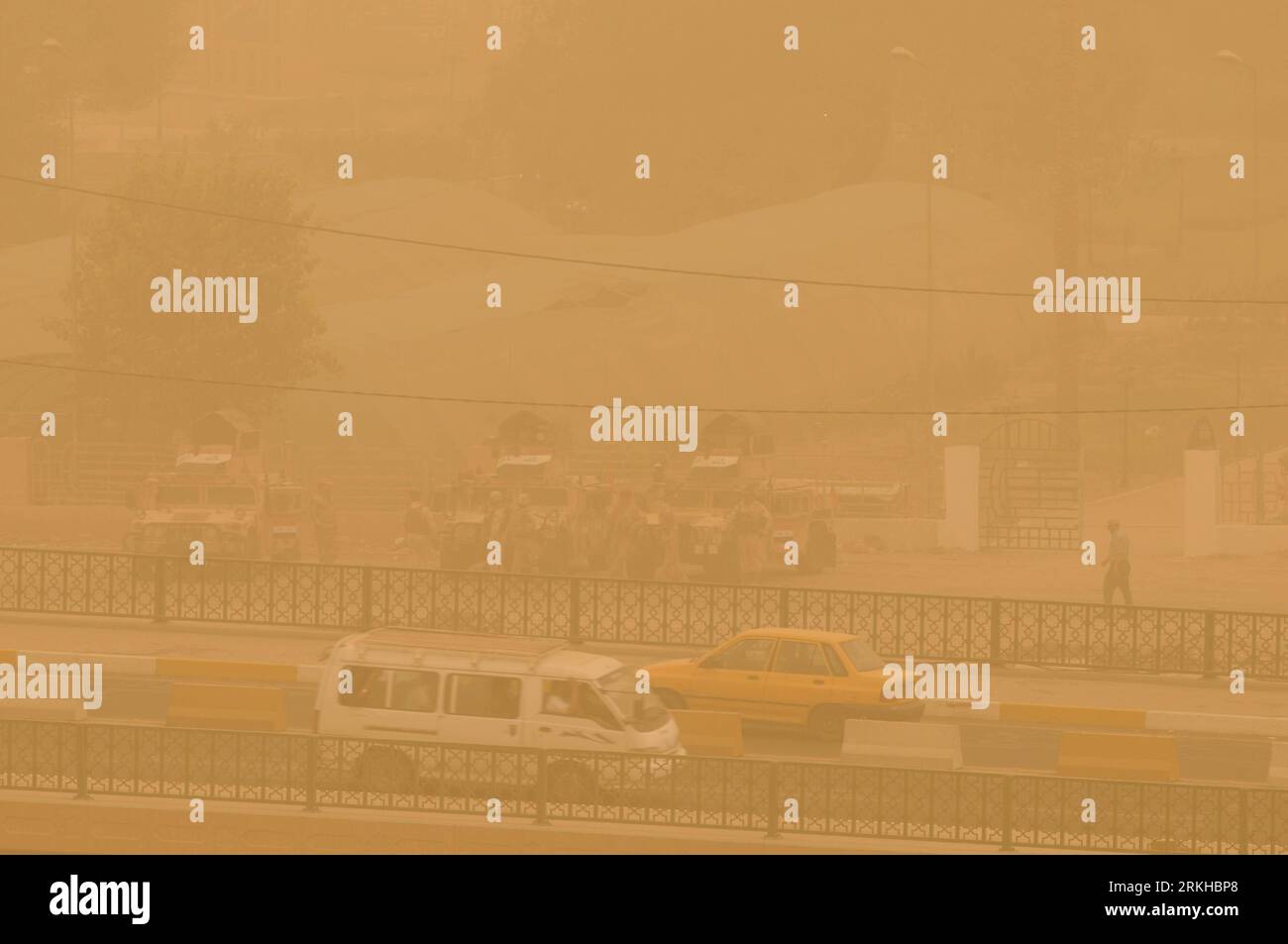 Iraq baghdad dust hi-res stock photography and images - Alamy Iraq baghdad dust hi-res stock photography and images - Alamy