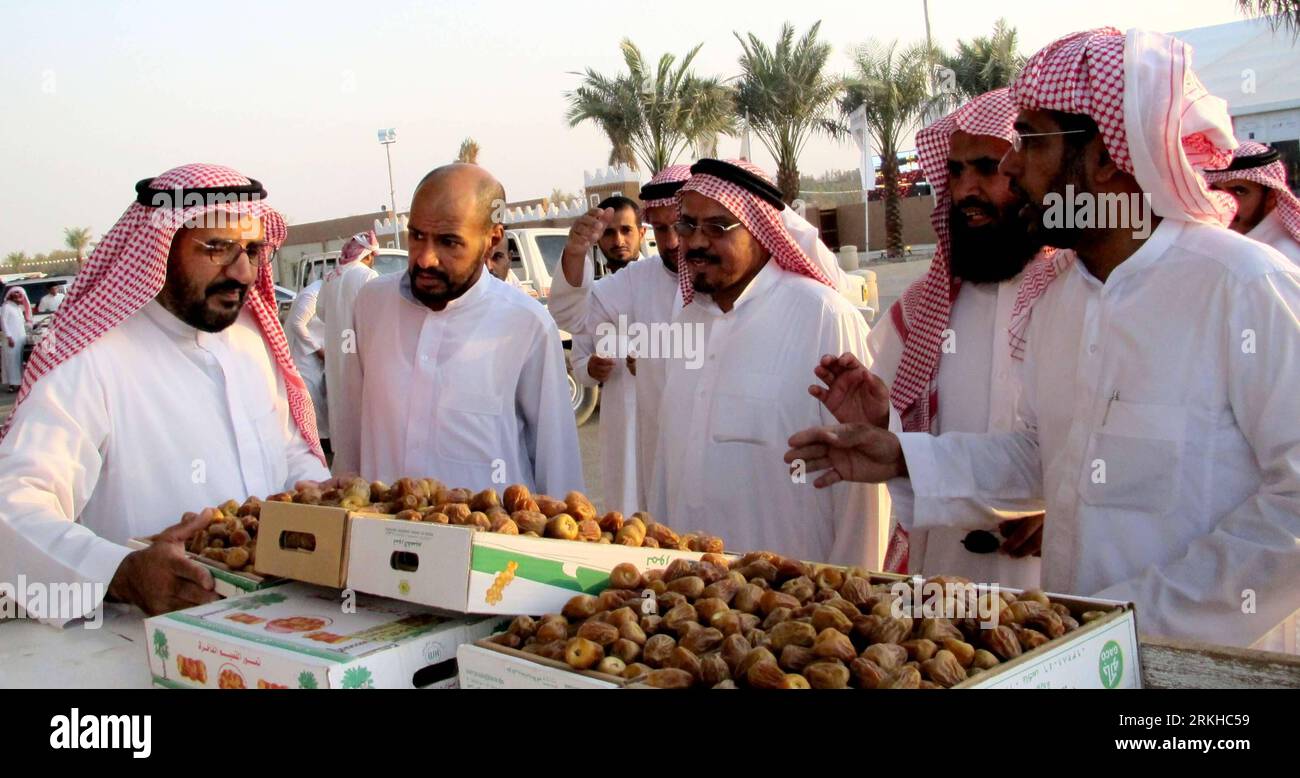 Buraidah date festival hi-res stock photography and images - Alamy