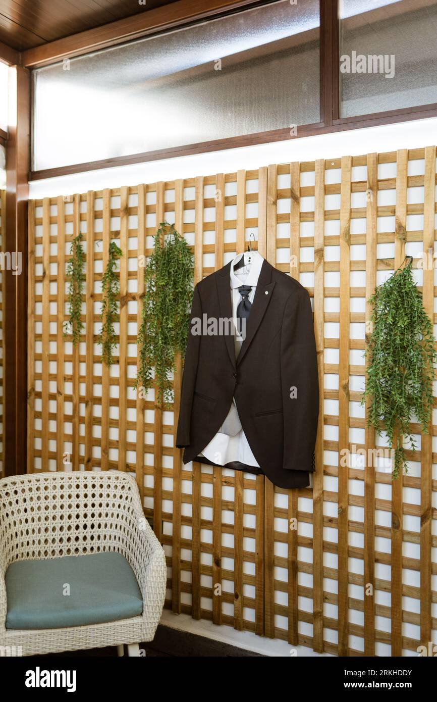 Black drape jacket hi-res stock photography and images - Alamy