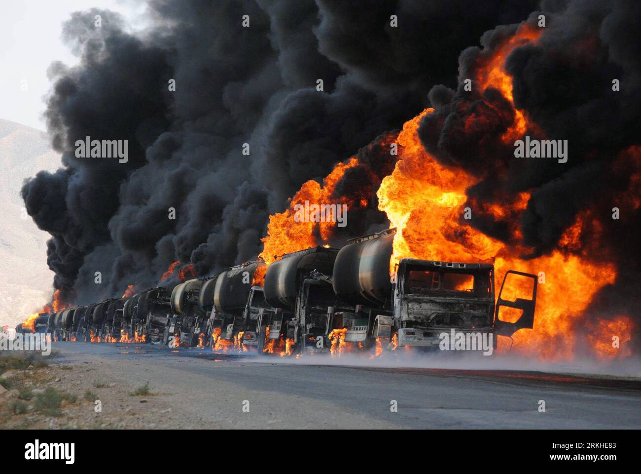 Oil tankers pakistan hi-res stock photography and images - Alamy