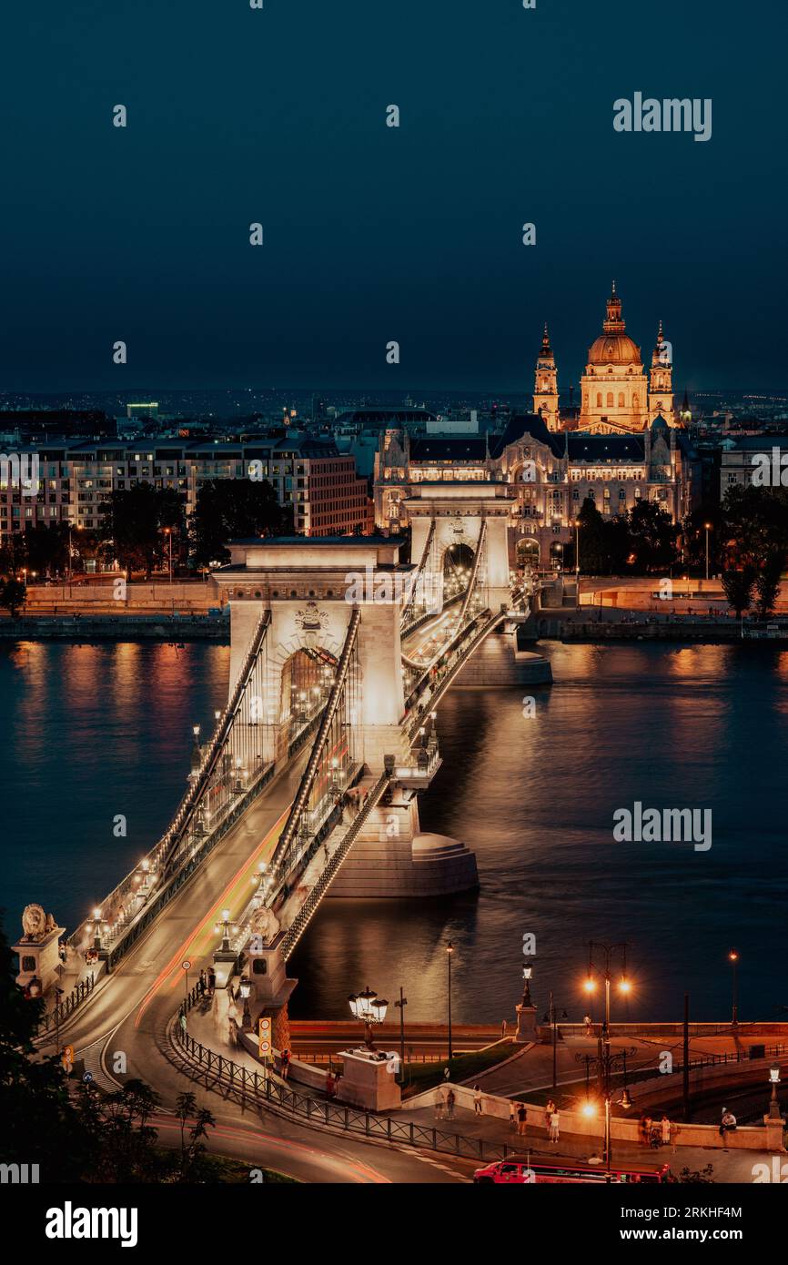 Chain Bridge after the sunset Stock Photo - Alamy