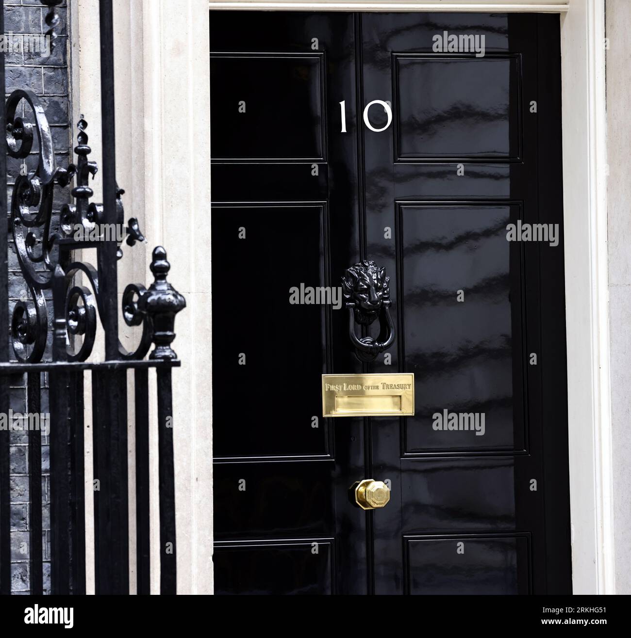 Number 10 door hi-res stock photography and images - Alamy