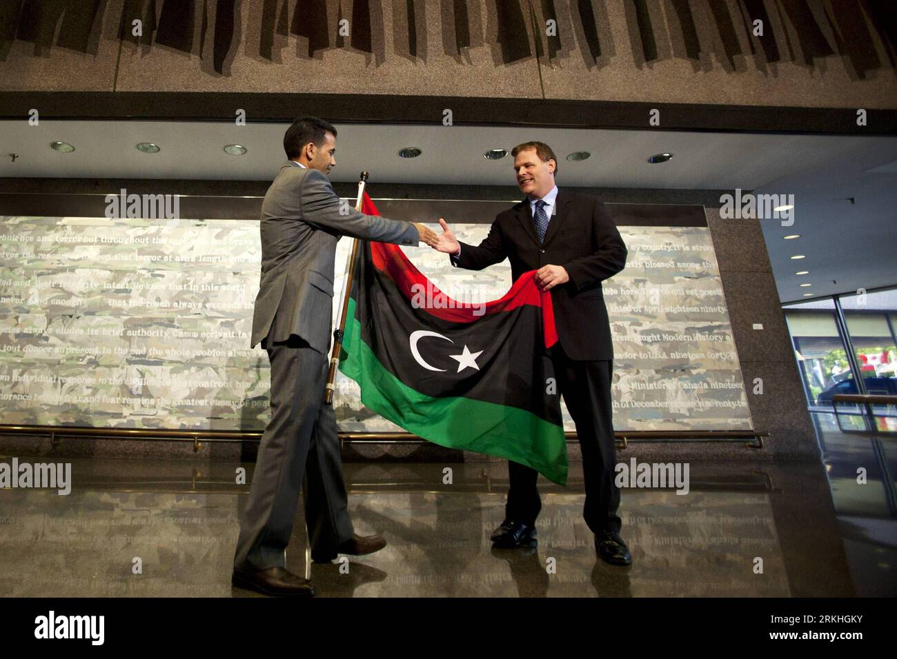 New libya flag hi-res stock photography and images - Alamy