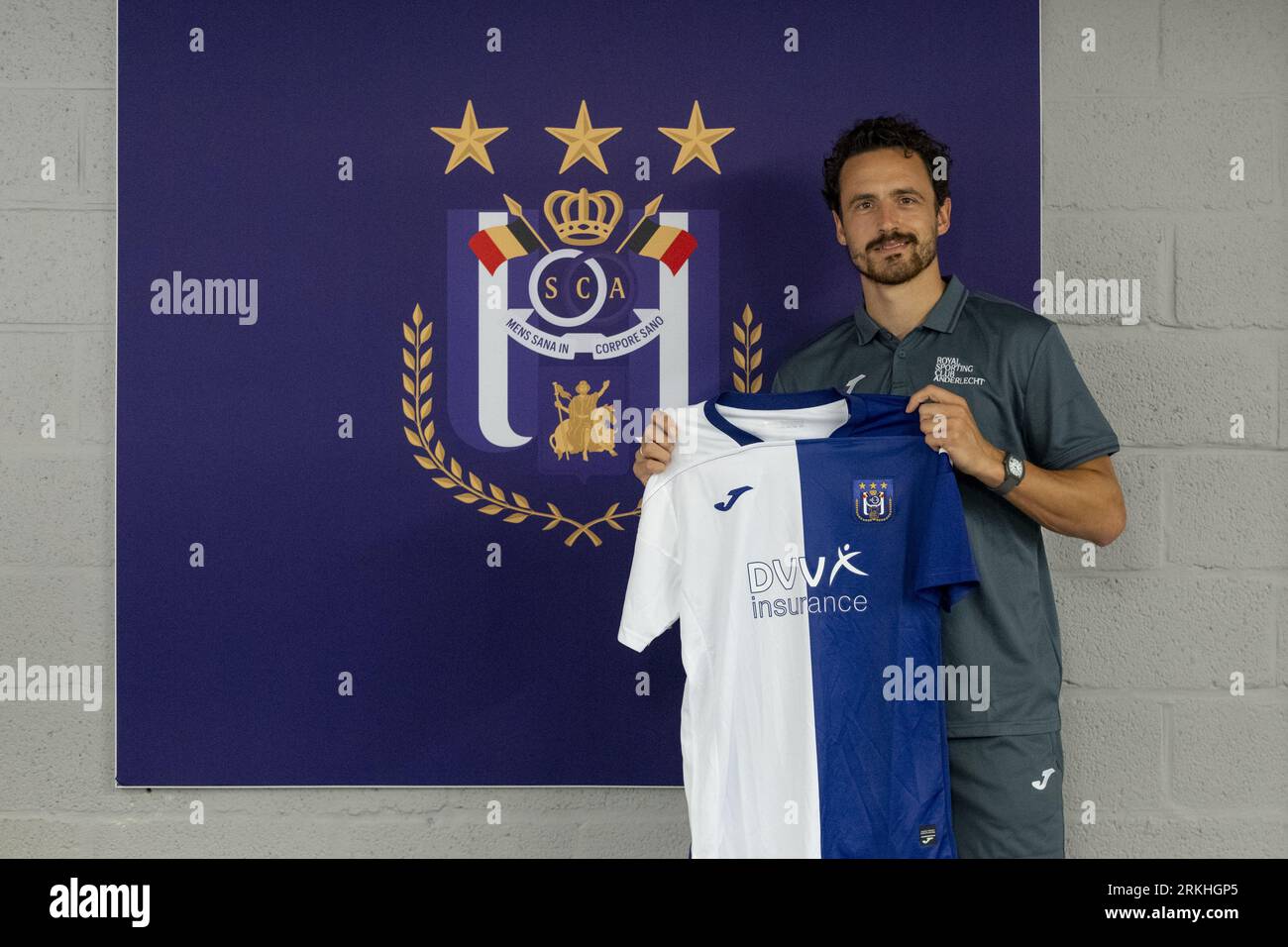 Thomas delaney anderlecht hi-res stock photography and images - Alamy