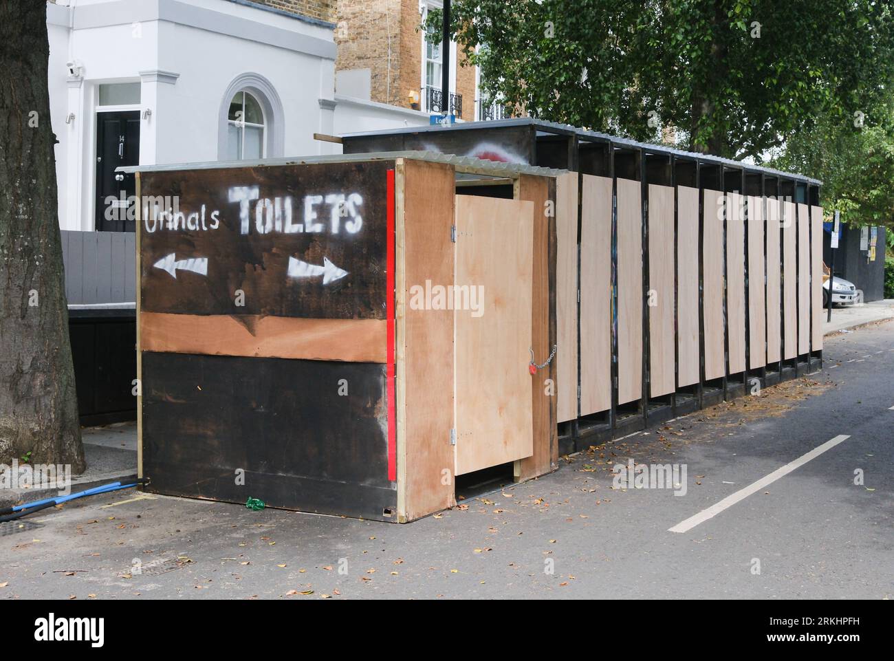 Class divide uk hi-res stock photography and images - Alamy