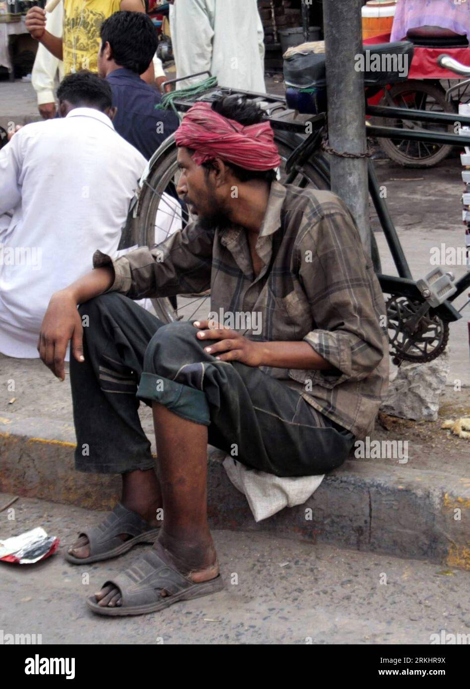 Drug addicts in street hi-res stock photography and images - Alamy