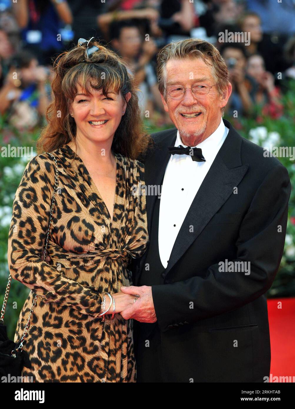 John hurt and his wife ann rees meyers hi-res stock photography and ...
