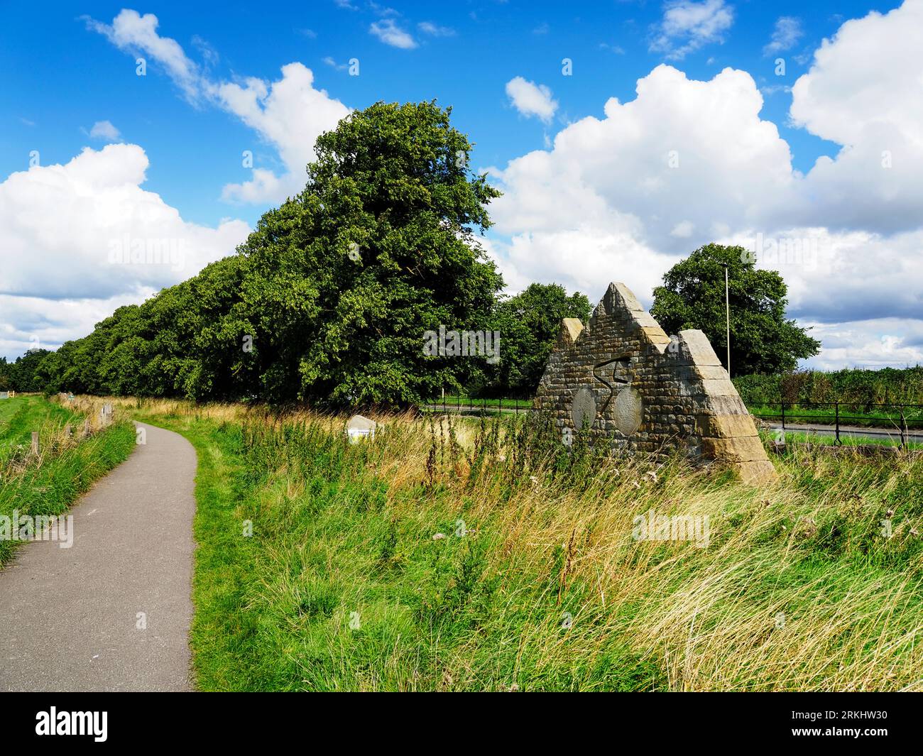 Bike sculpture commemorating the first Tour de Yorkshire bike race on ...