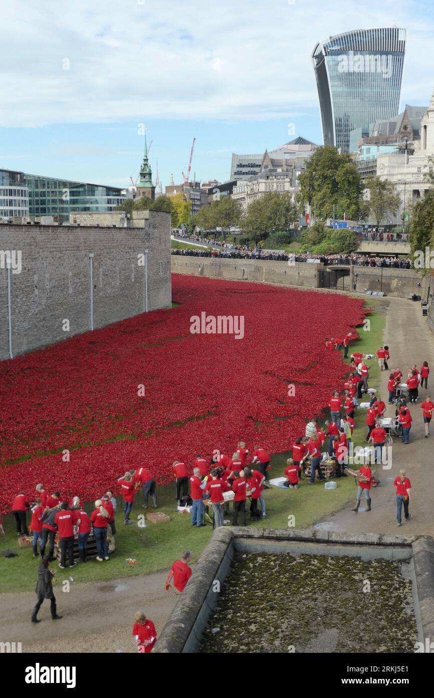 London, UK. The Tower of London Moat filled with Ceramic Poppies , an ...