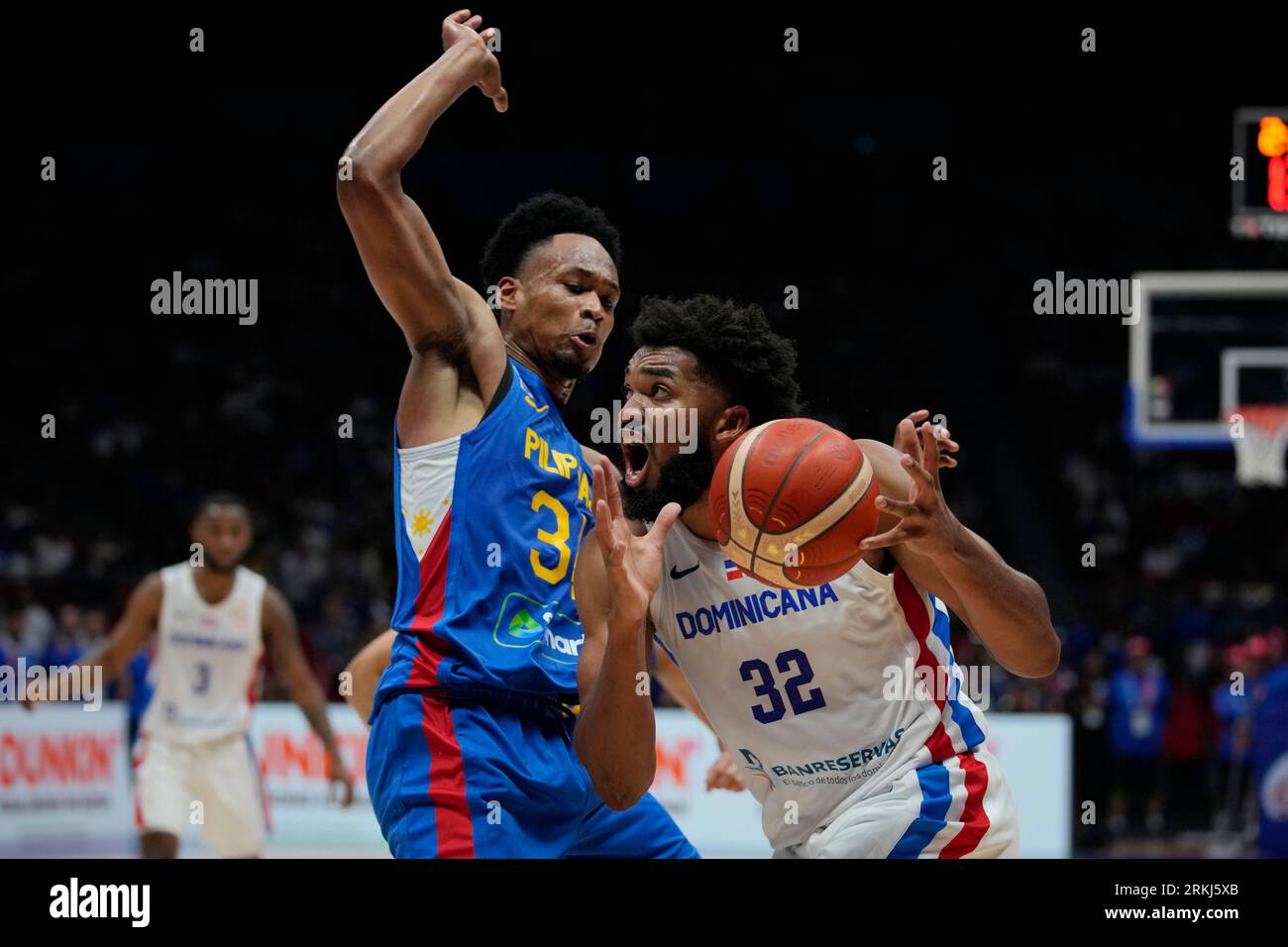 Dominican Republic forward Karl-Anthony Towns (32) drives the ball past ...