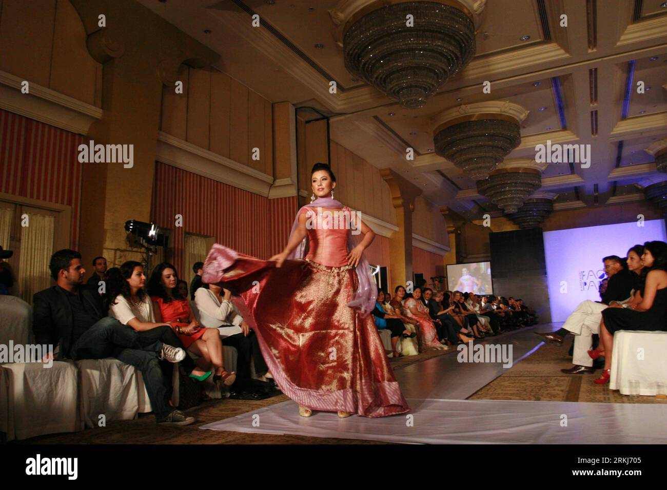 Nepalese model hi-res stock photography and images - Alamy