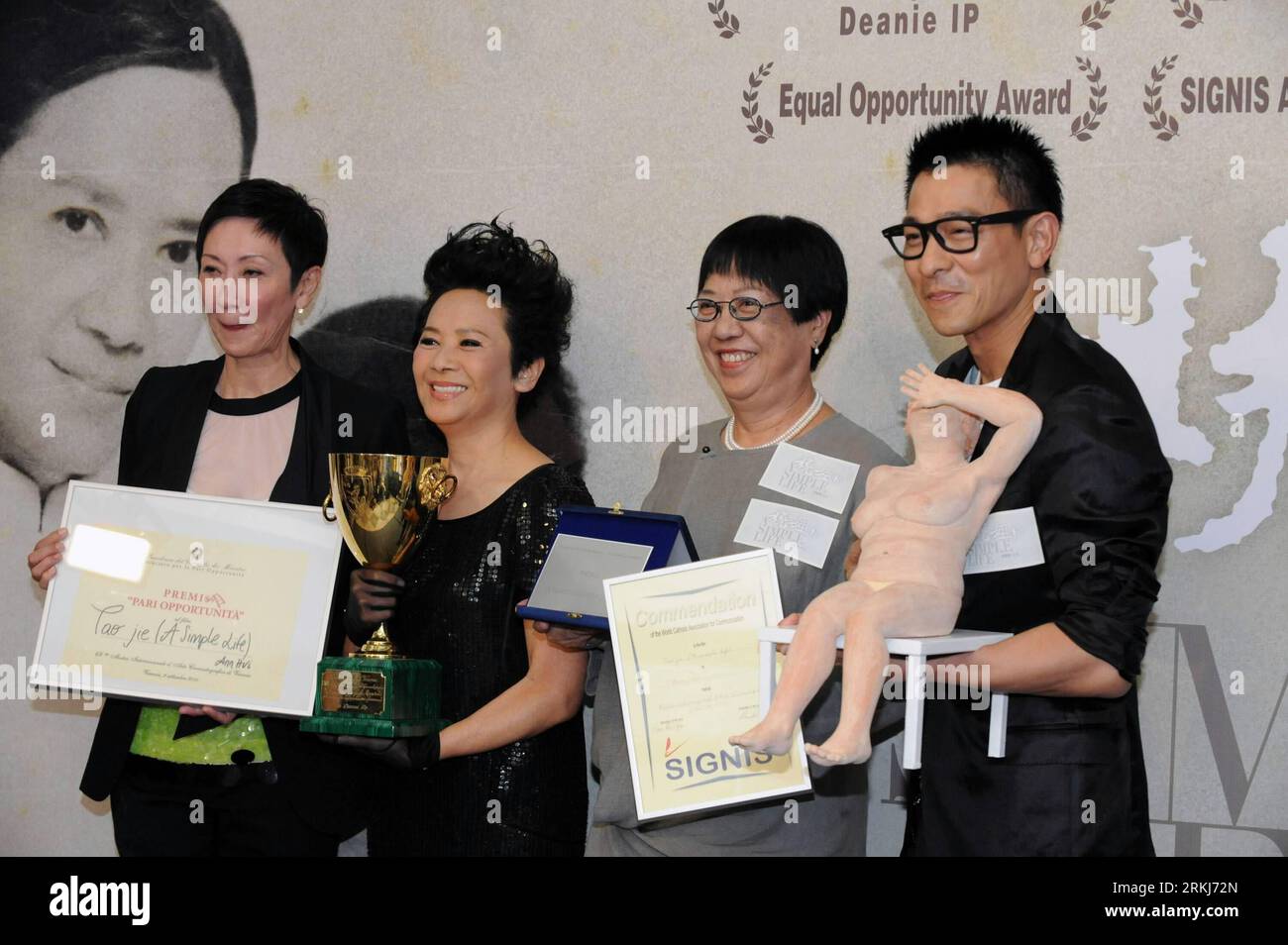 Hong kong actress deanie ip hi-res stock photography and images - Alamy