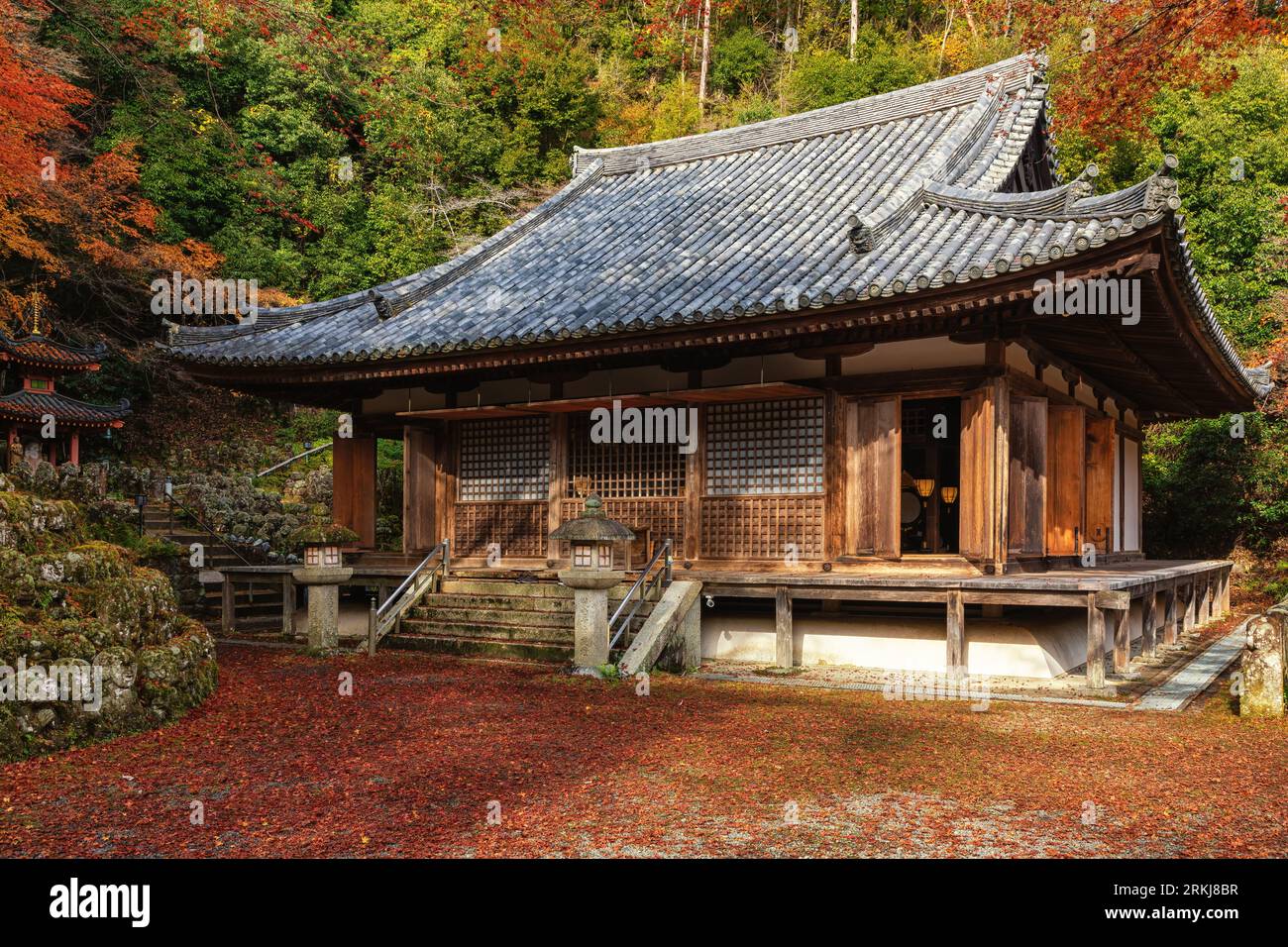 The main hall at Otagi Nenbutsu-ji temple in Arashiyama, Kyoto, Japan ...