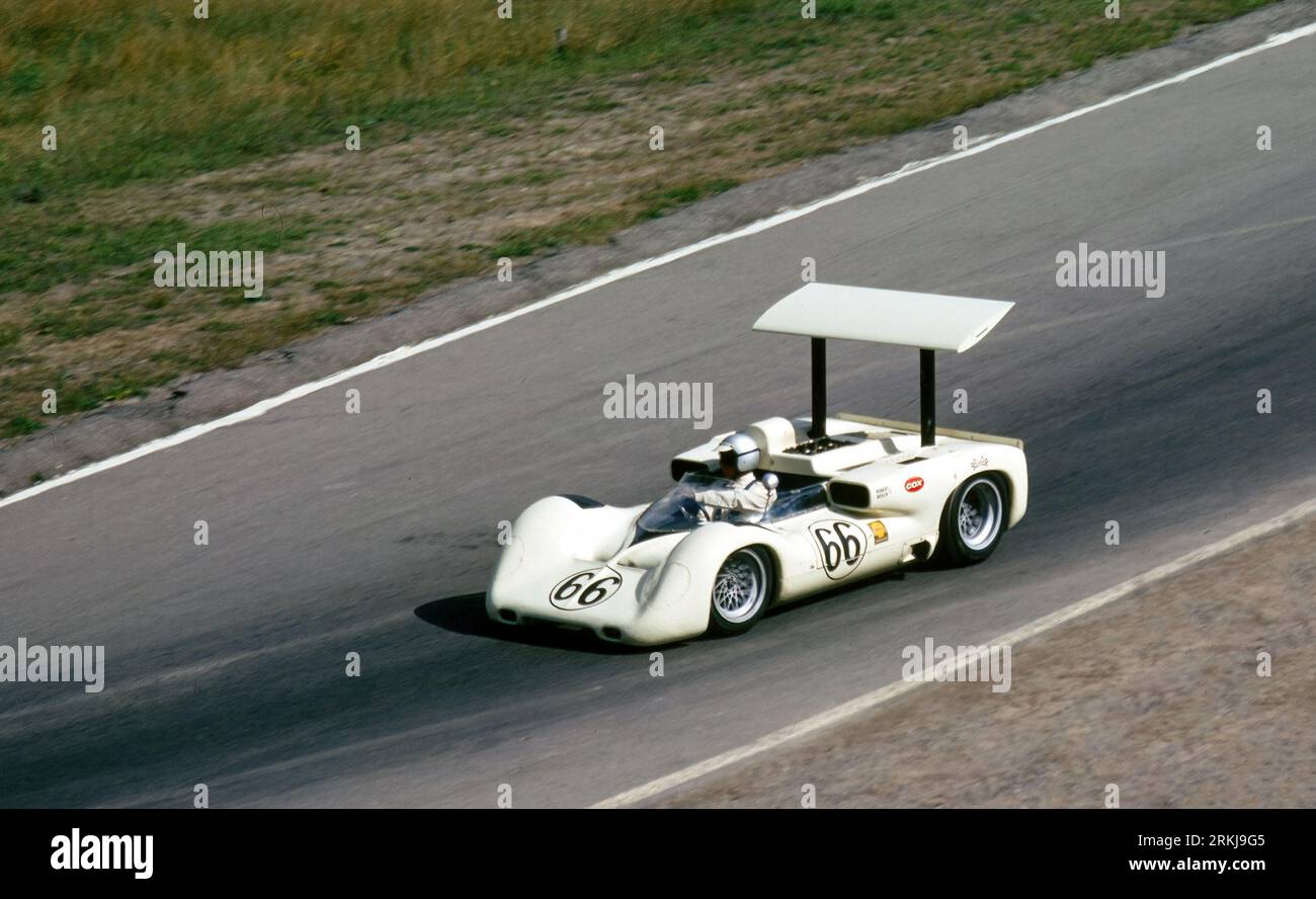 Jim Hall started 9th, DNF in a Chaparral 2E at the 1966 Mosport Can-AM ...