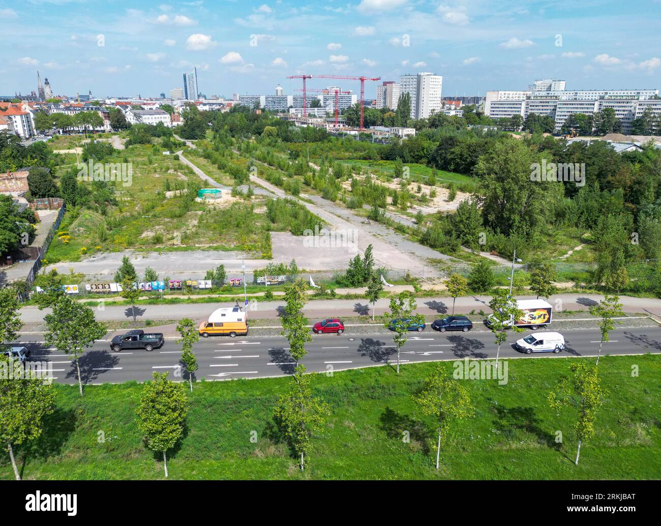 23 August 2023, Saxony, Leipzig: View of the undeveloped open space ...