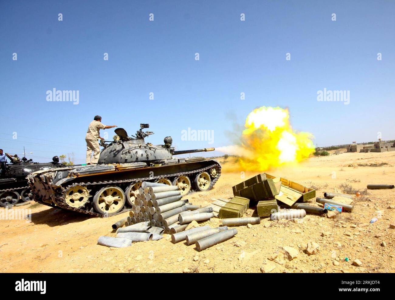 Aircraft bombing of libya hi-res stock photography and images - Alamy