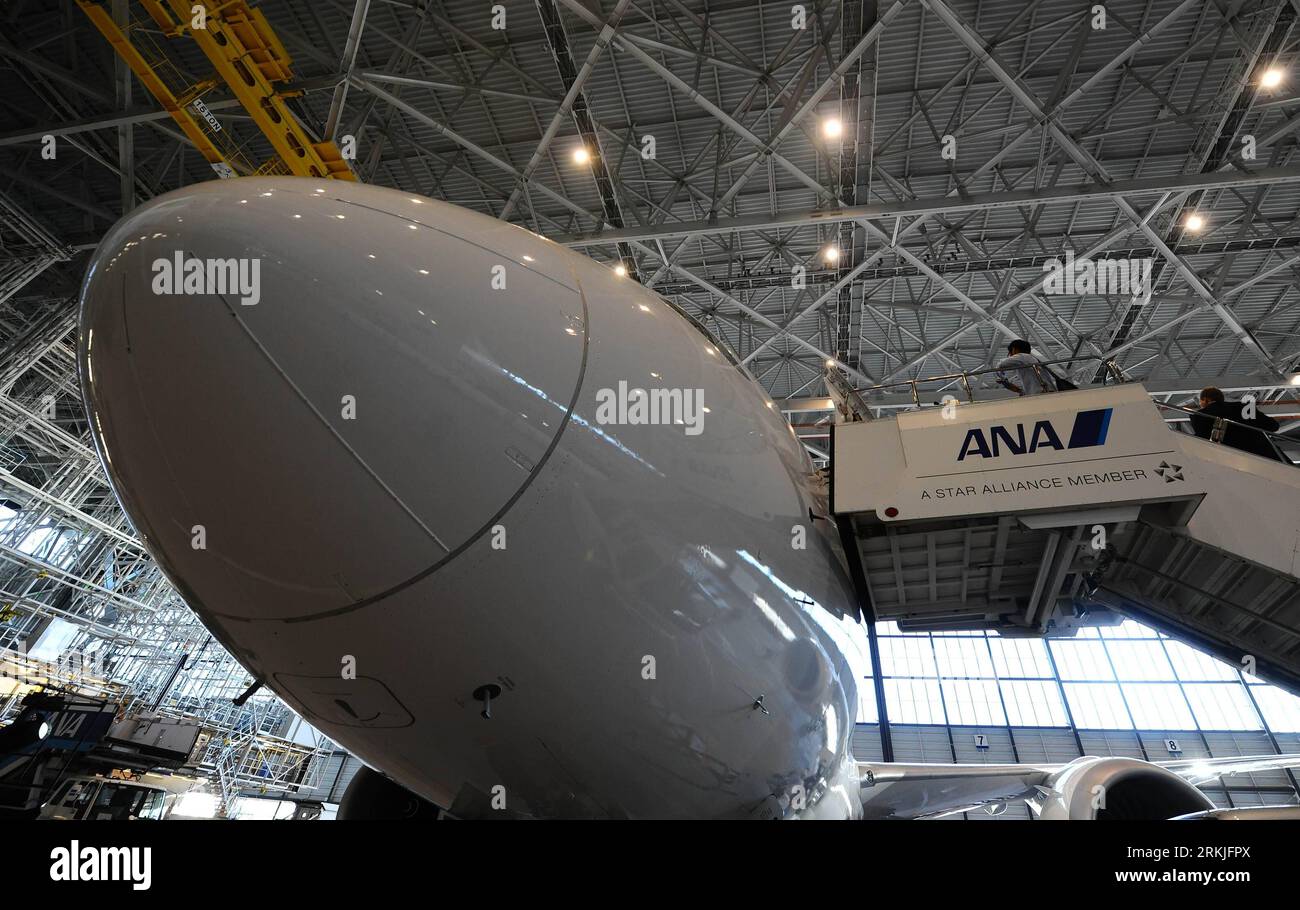 Nippon airways co hi-res stock photography and images - Alamy