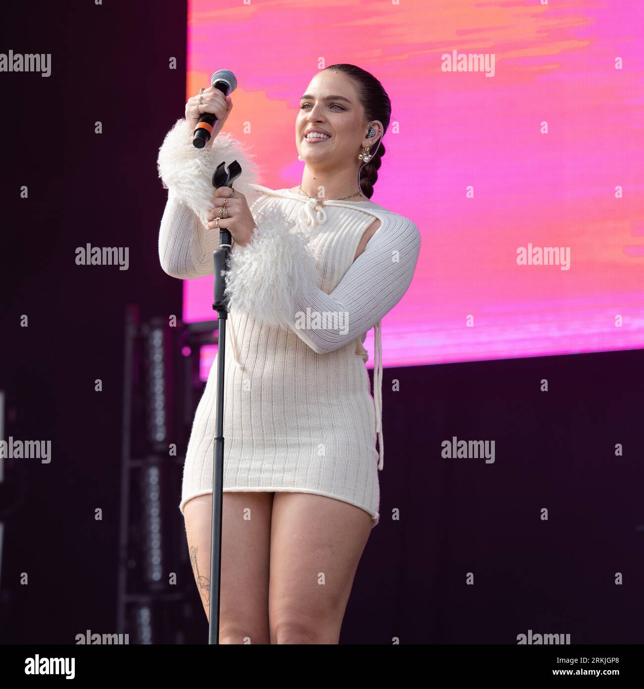 Mae Muller at Victorious Festival Portsmouth Uk 25th August 2023 Stock ...