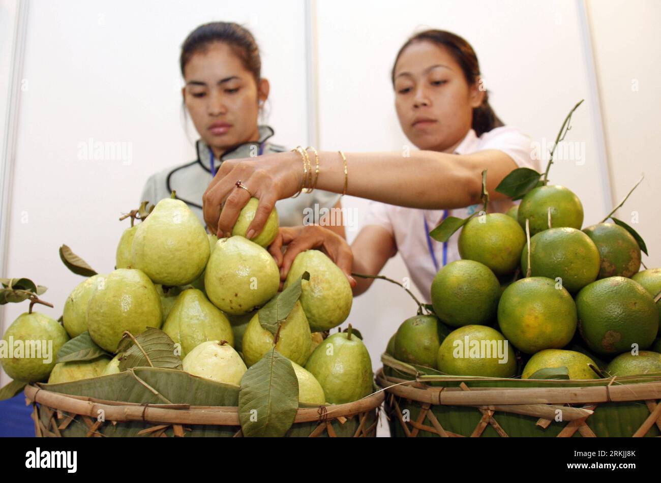 Promoting fruit consumption hi-res stock photography and images - Alamy