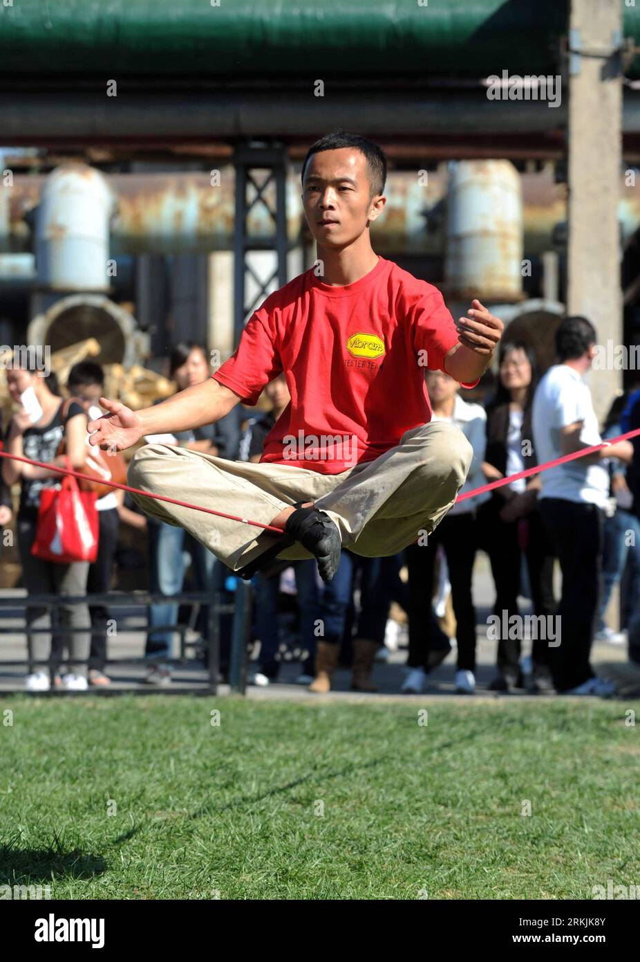 Luo fan hi-res stock photography and images - Alamy