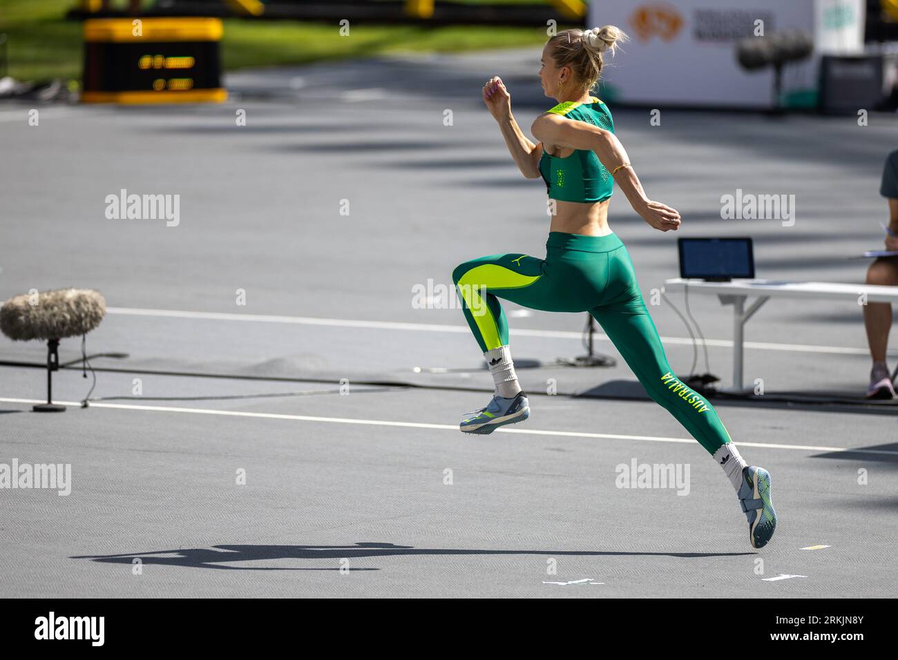 Eleanor Patterson (AUS) qualifies for the high jump final during the ...