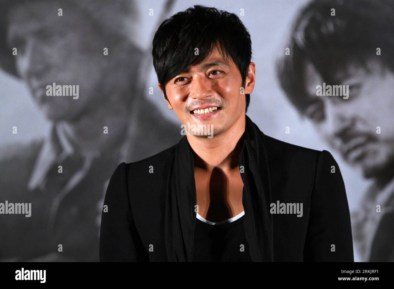 Actor jang dong gun hi-res stock photography and images - Alamy