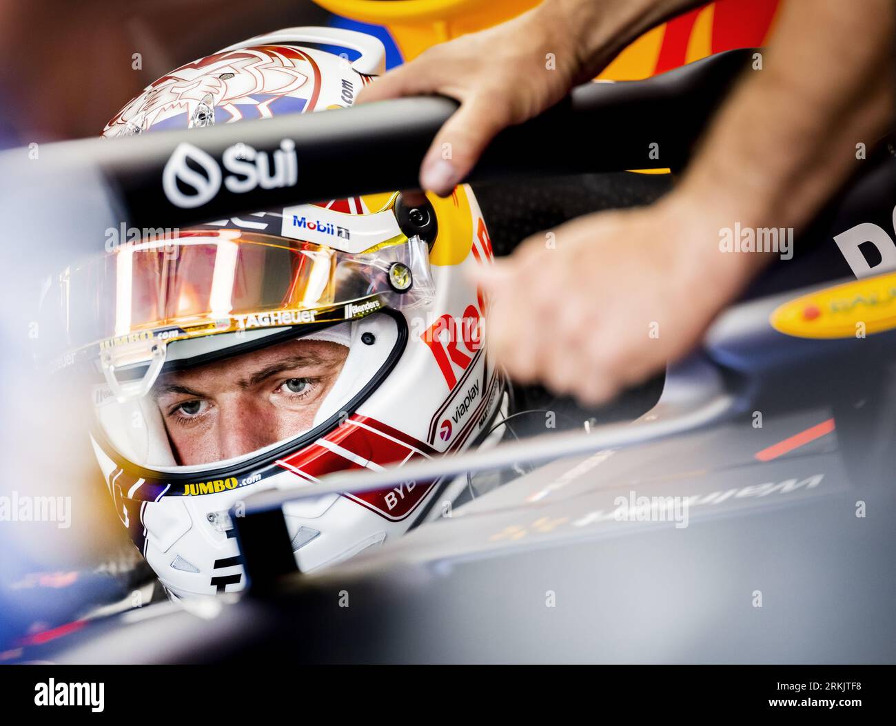 ZANDVOORT - Max Verstappen (Red Bull Racing) during 2nd Free Practice ahead of the F1 Grand Prix ...