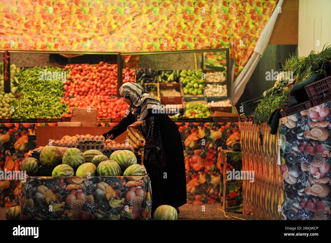 Supermarket tripoli libya hi-res stock photography and images - Alamy