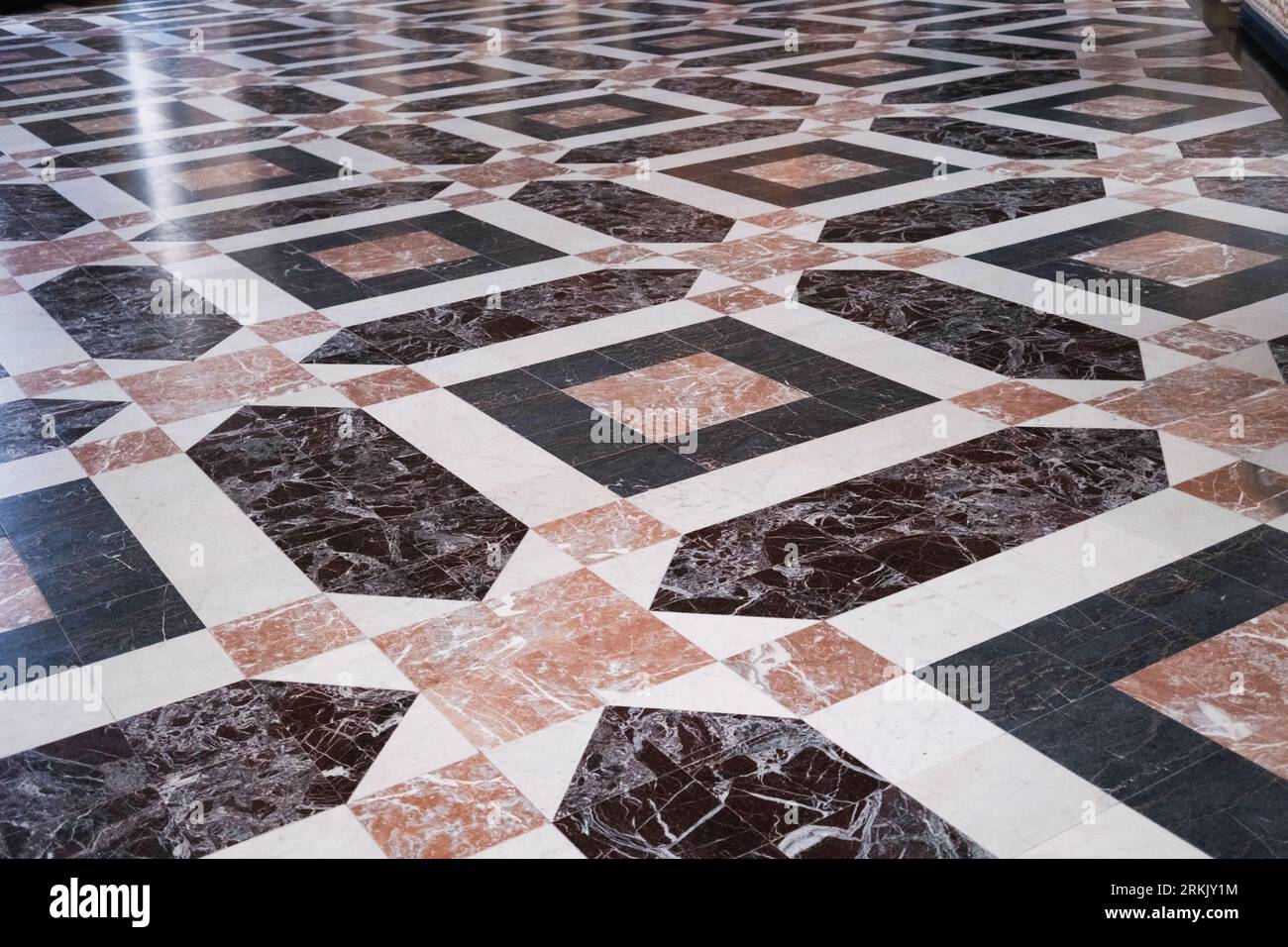 Geometric design draws hi-res stock photography and images - Alamy