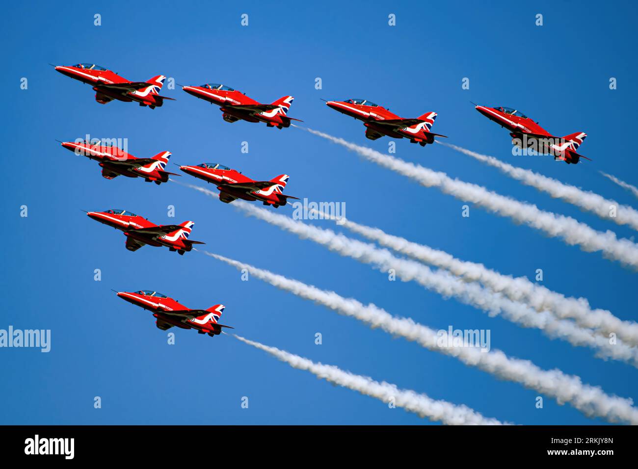 Artistic movement arrows hi-res stock photography and images - Alamy
