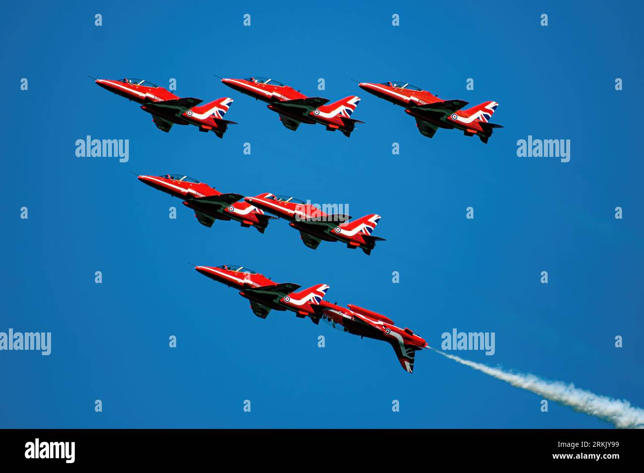 Movement arrows hi-res stock photography and images - Alamy