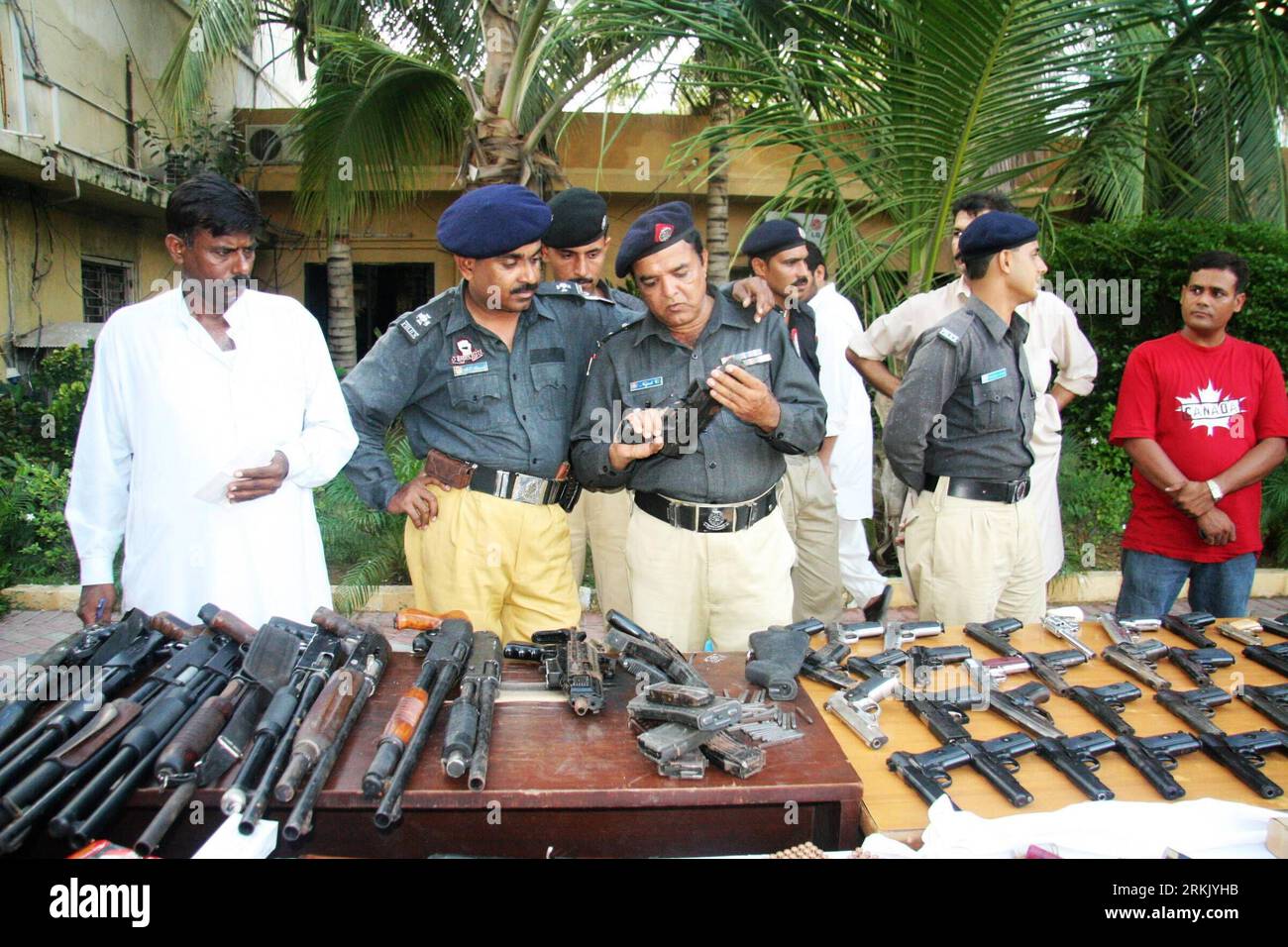 Entering police car hi-res stock photography and images - Alamy