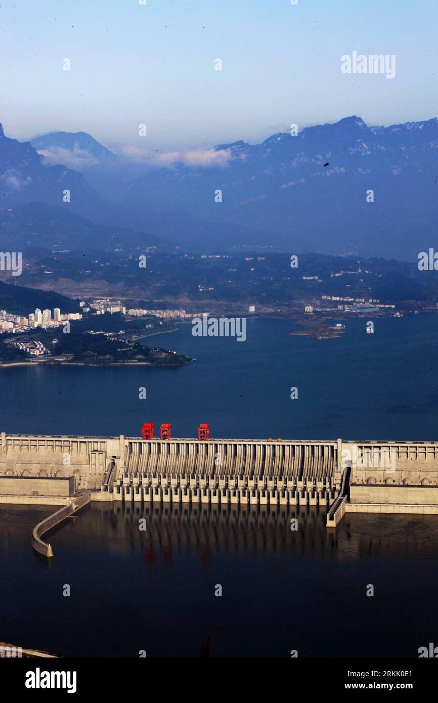 Three gorge dam in china hi-res stock photography and images - Alamy