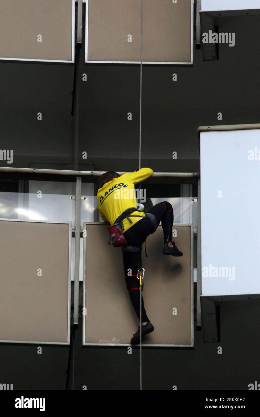 77 meter hoch hi-res stock photography and images - Alamy