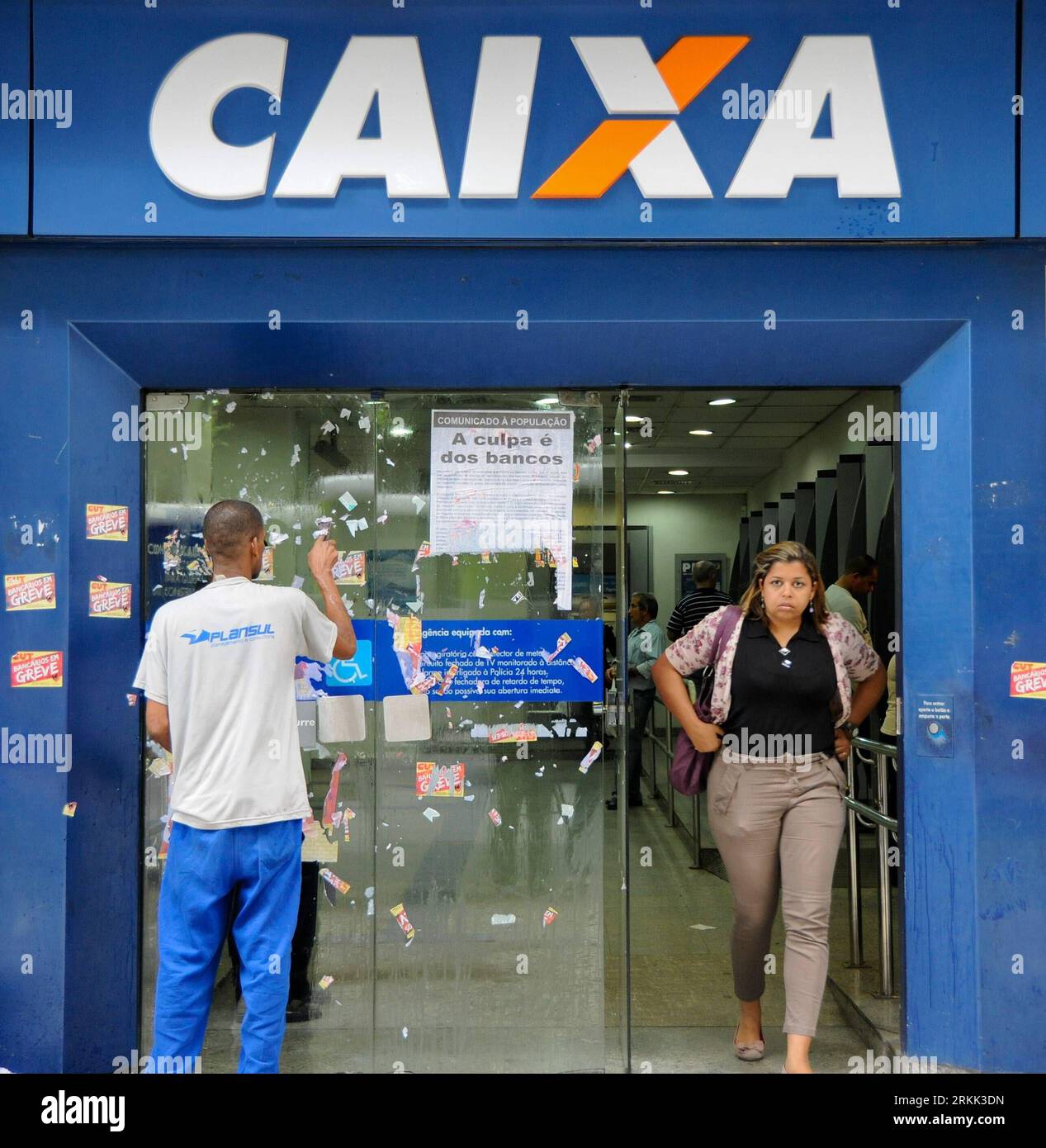 Strike posters hi-res stock photography and images - Alamy