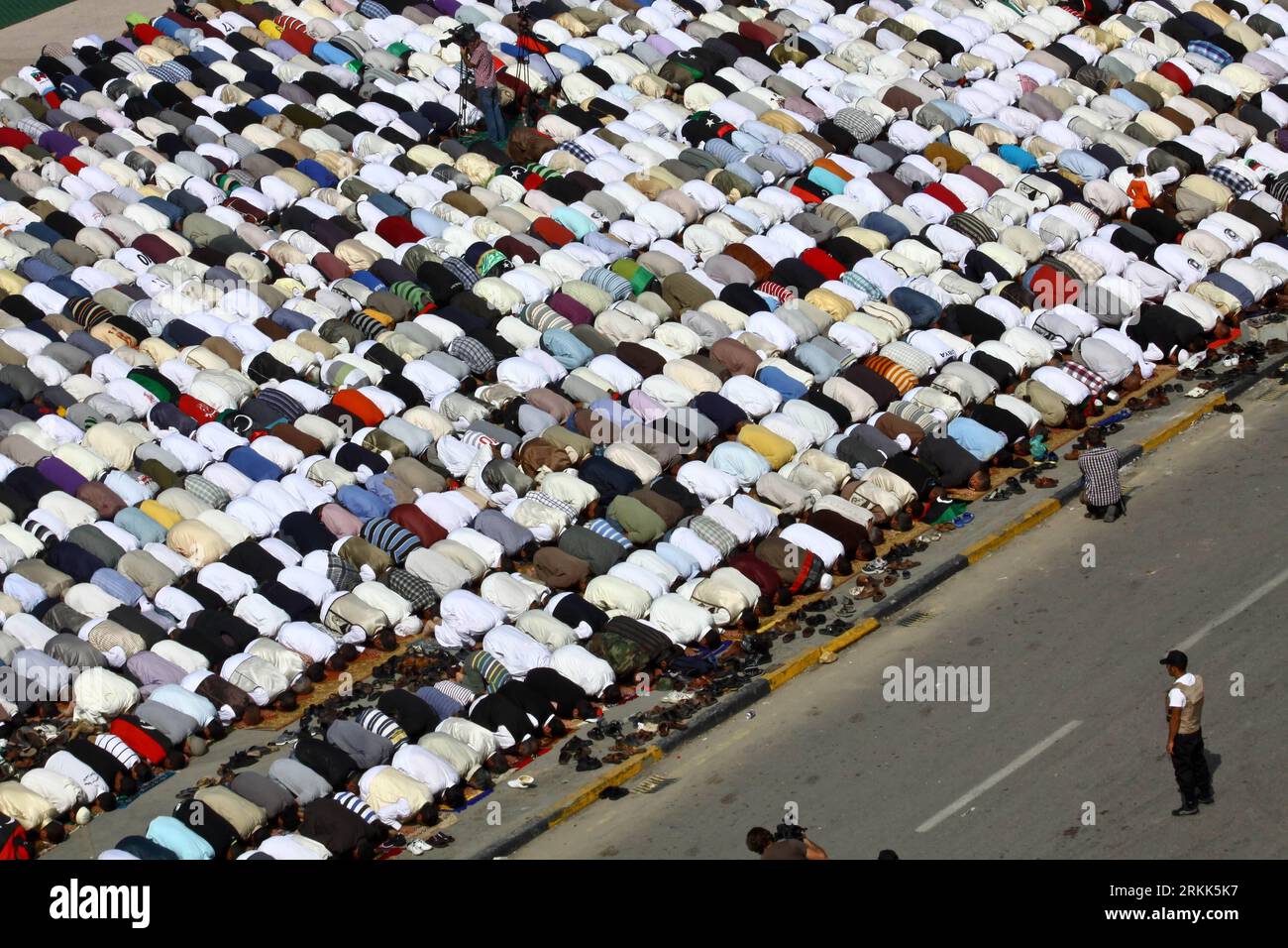 Libya islam prayer hi-res stock photography and images - Alamy