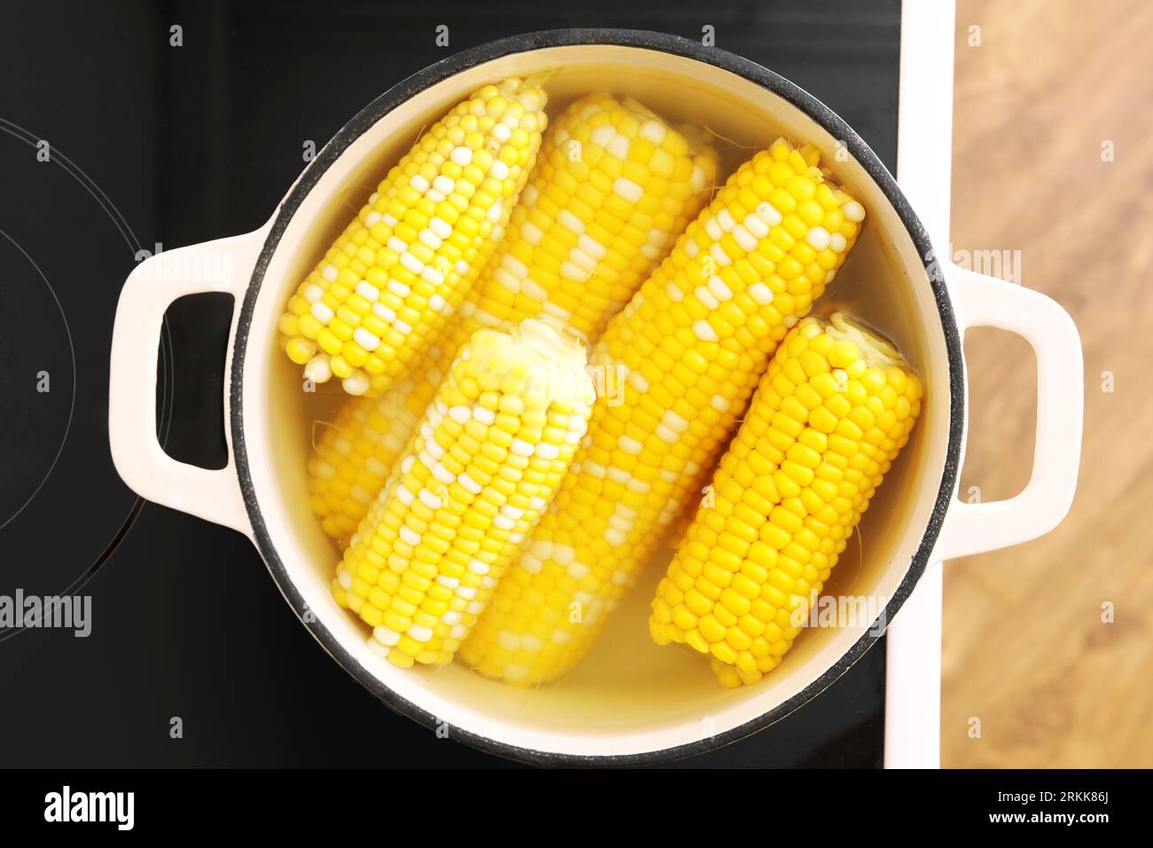 Cooking corn on cob electric hi-res stock photography and images - Alamy