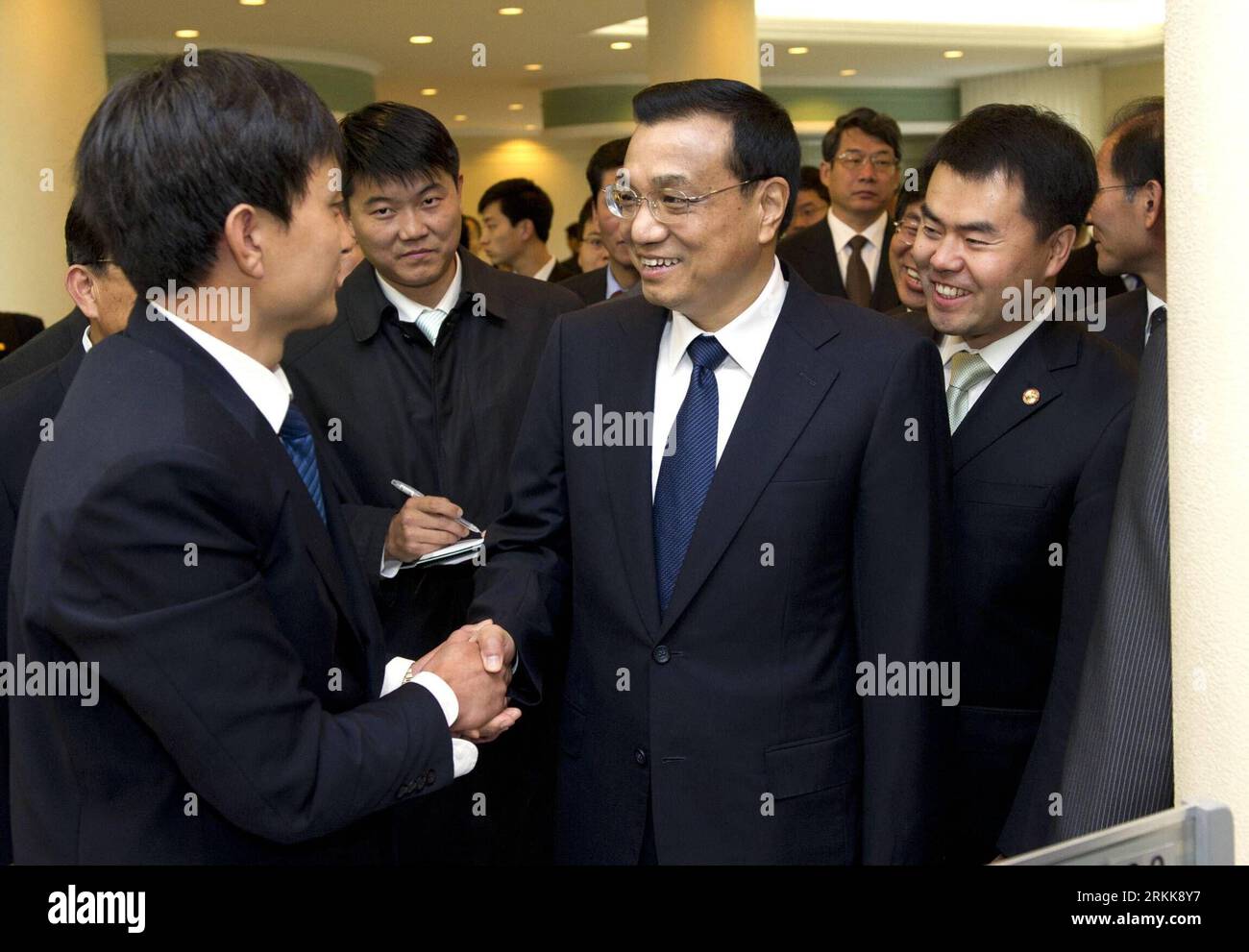 Kim il sung university hi-res stock photography and images - Alamy